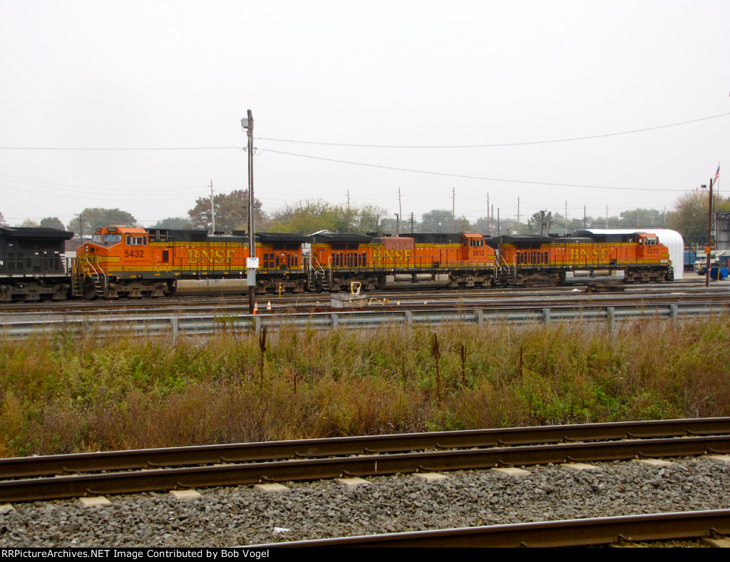 BNSF 5432, 5610, and 5272